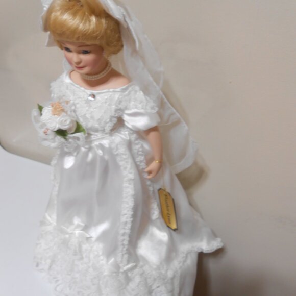 Vintage | Toys | Heather Lynn Porcelain Bride Doll W Stand Vail Train ...